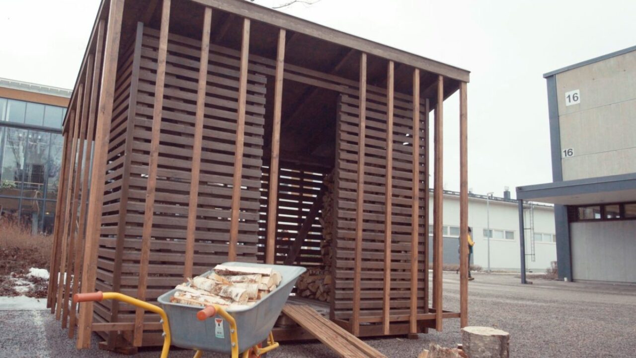 Urbaani puuvaja pitää polttopuut kuivina, protyyppi valmistunut ...