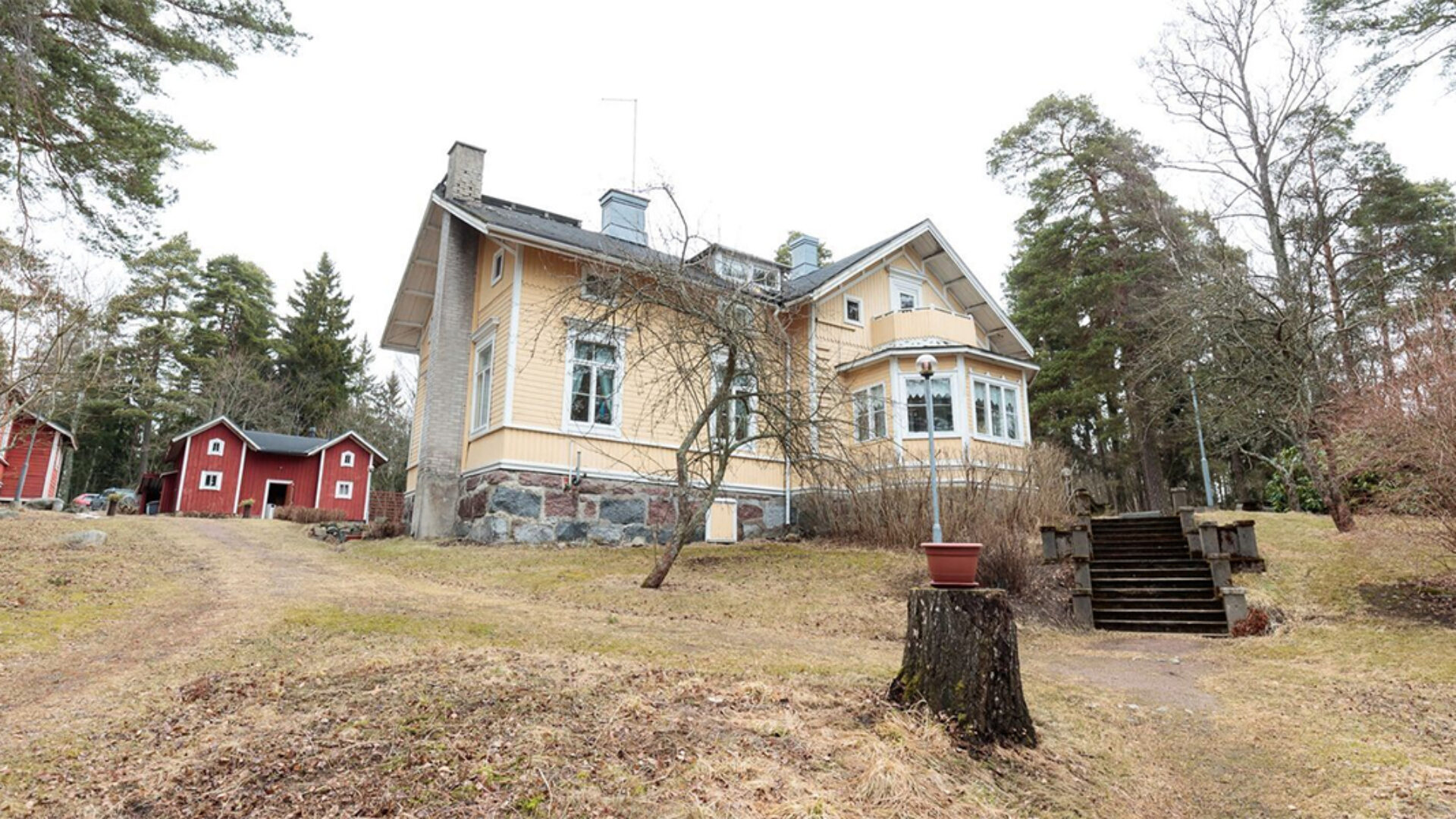 Helsinki myy tarjouskilpailulla yli 130-vuotiaan ...
