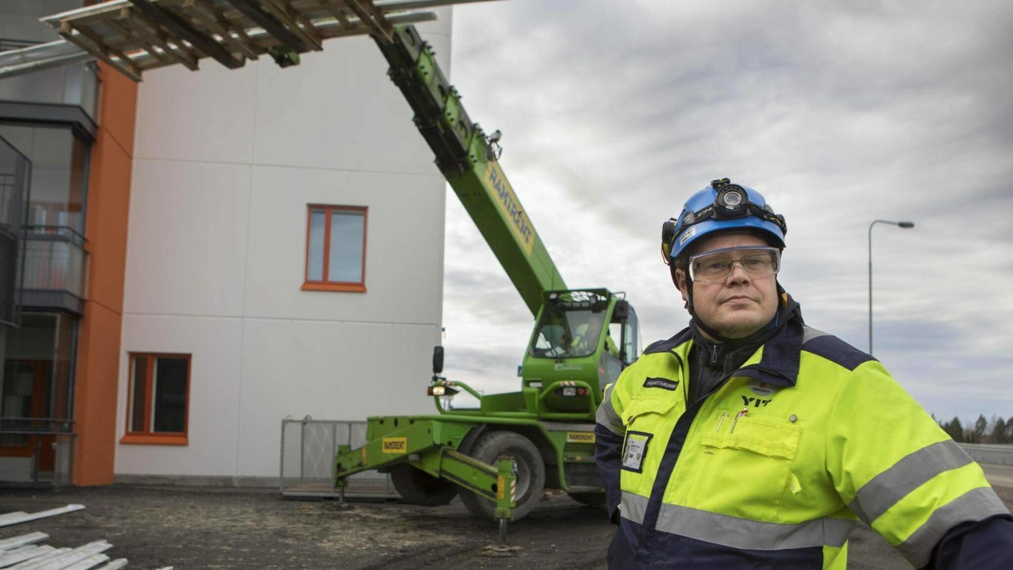 Jari Jääskeläinen on vaihtanut työmaakoppien tyttökalentereita ...