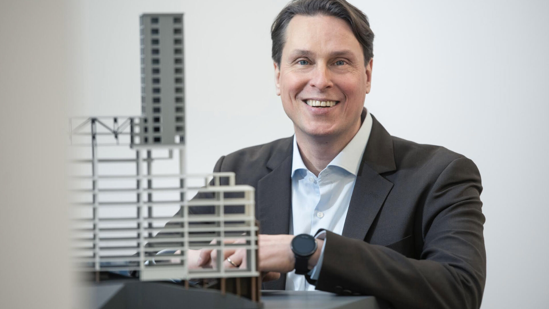 Datakeskusjohtaja Aleksi Nyman luo uuden ajan teollisuusarkkitehtuuria ...